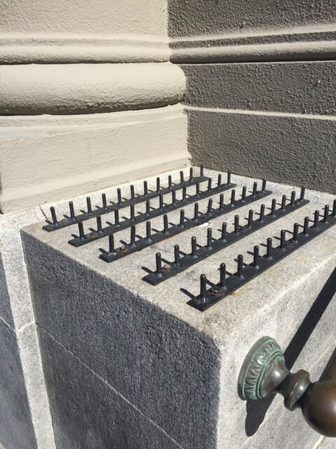 ¿Sabes qué es la Arquitectura Hostil? – Academia de Diseño